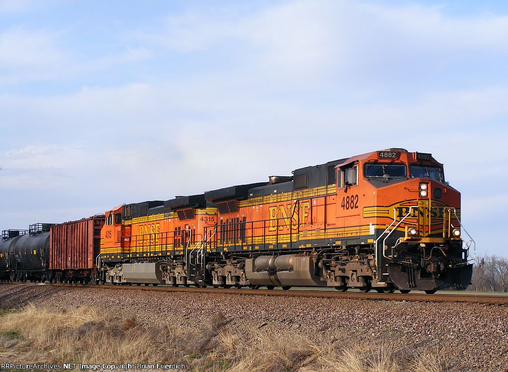 BNSF 4882 BNSF 4315